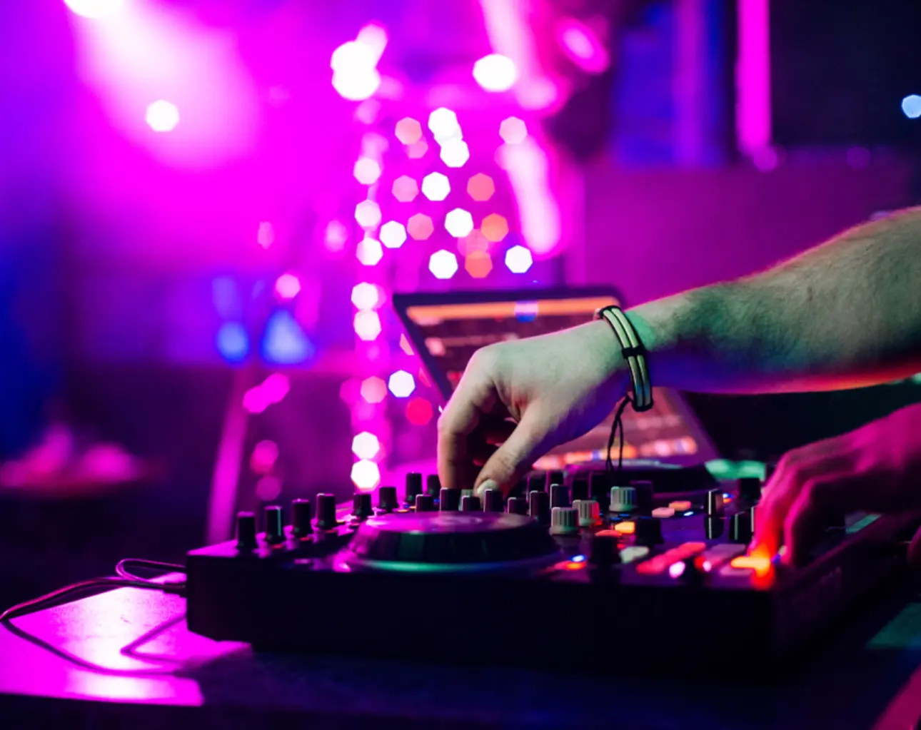 The Importance of Professional DJs for Corporate Events in Dubai